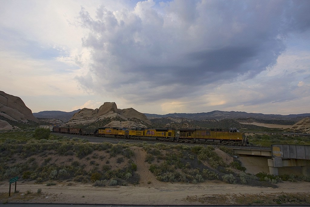 UP 5452 passing by Mormon Rocks